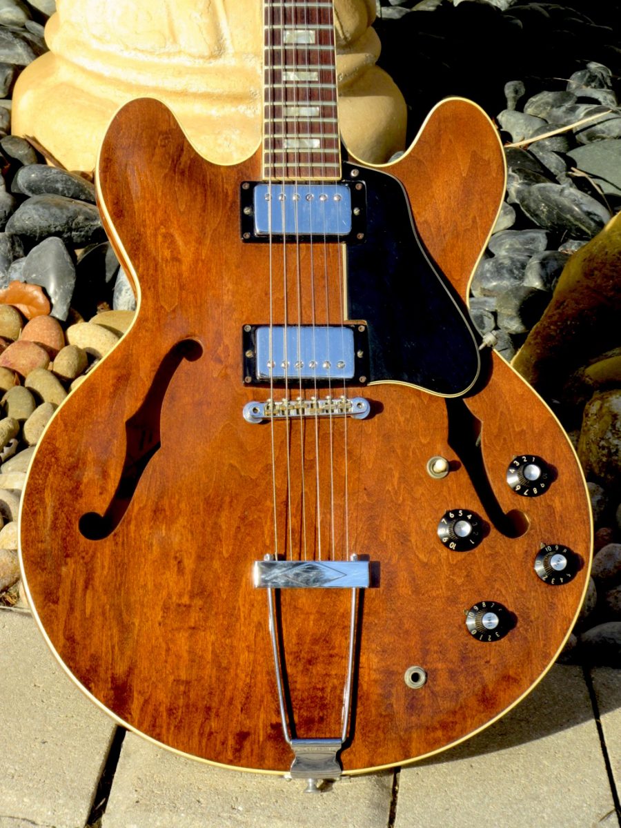 Vintage Guitars & Basses | Classic Cars | The Guitar Broker
